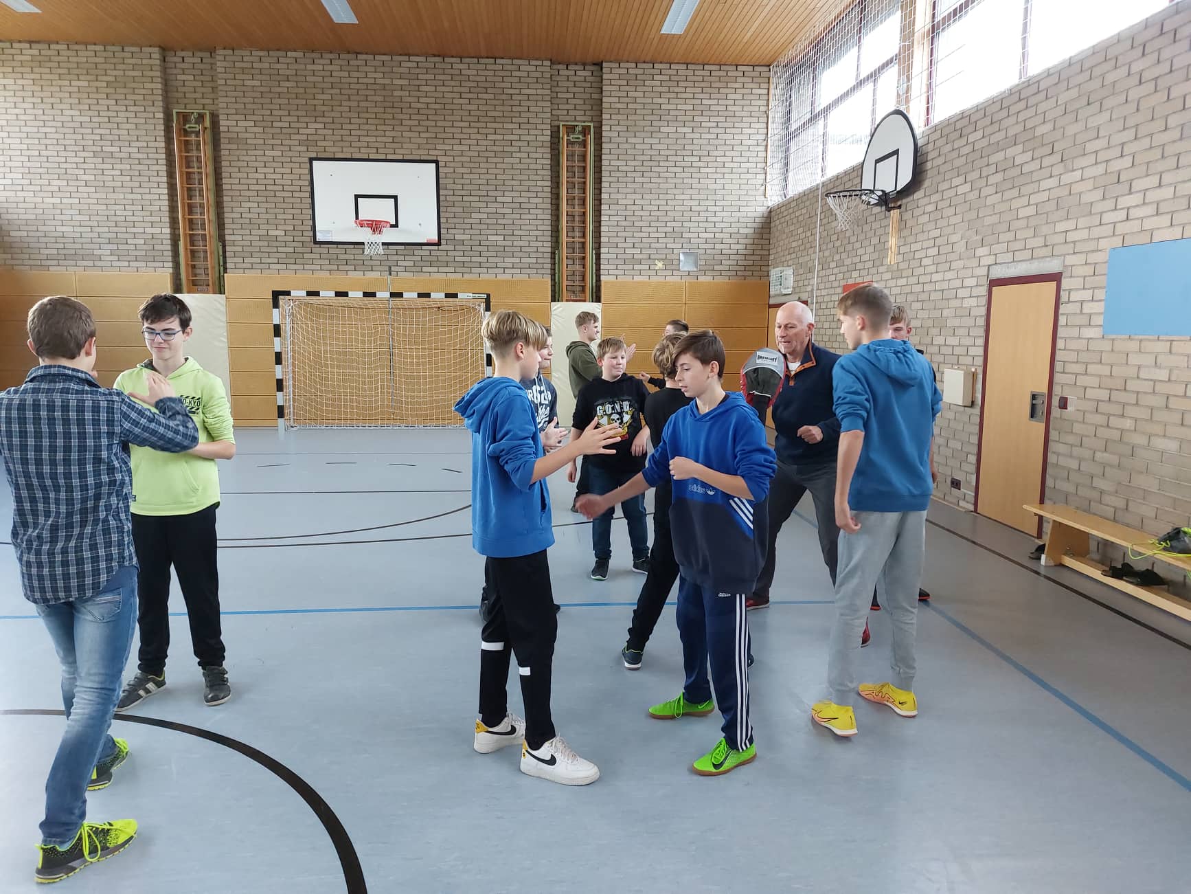 Selbstverteidigungskurs in der Schule – Mittelschule Waldsassen